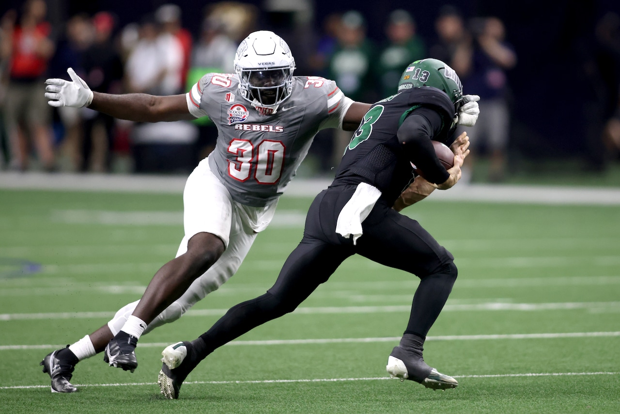Syracuse football adds UNLV's Tunmise Adeleye to transfer portal ...