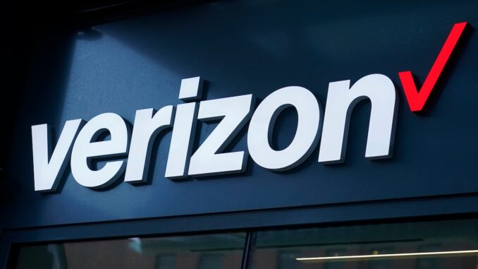 Phone stuck in SOS mode? Verizon's outage prevents users from sending ...