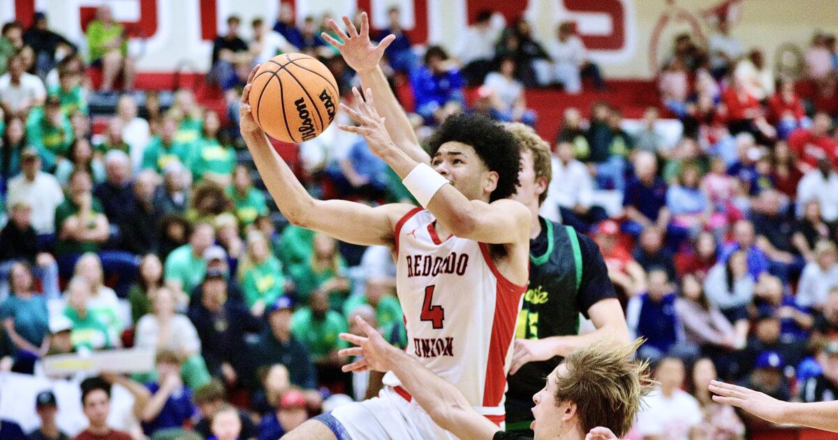 Devin Wright leads Redondo Union to victory over rival Mira Costa - Veritas News