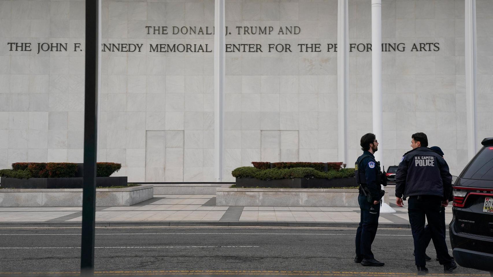 Trump closes the Kennedy Center for two years to rebuild it after the ...